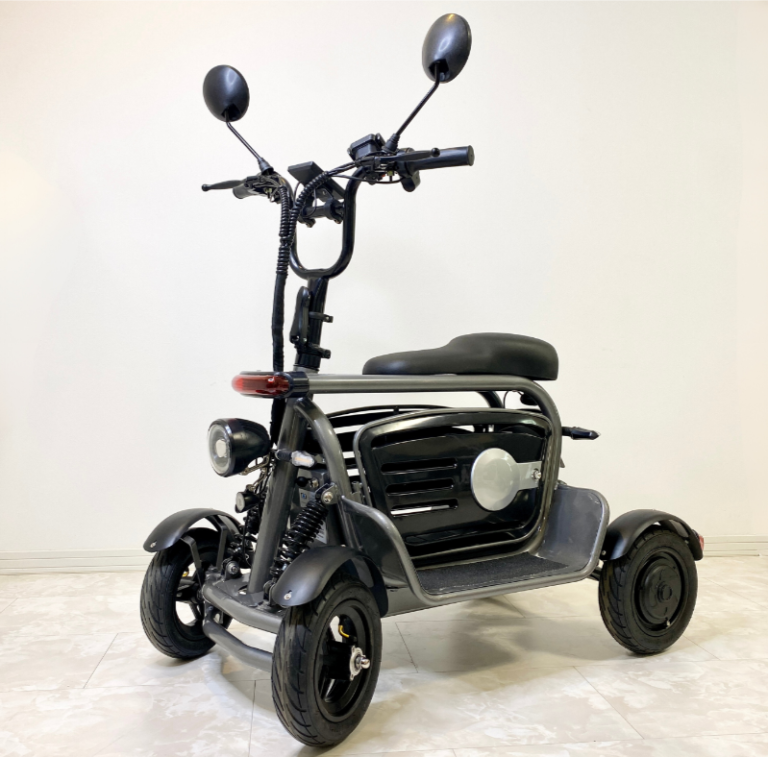 日本初上陸の特定小型EV四輪「ELEMOs4」の登場 - mobiii